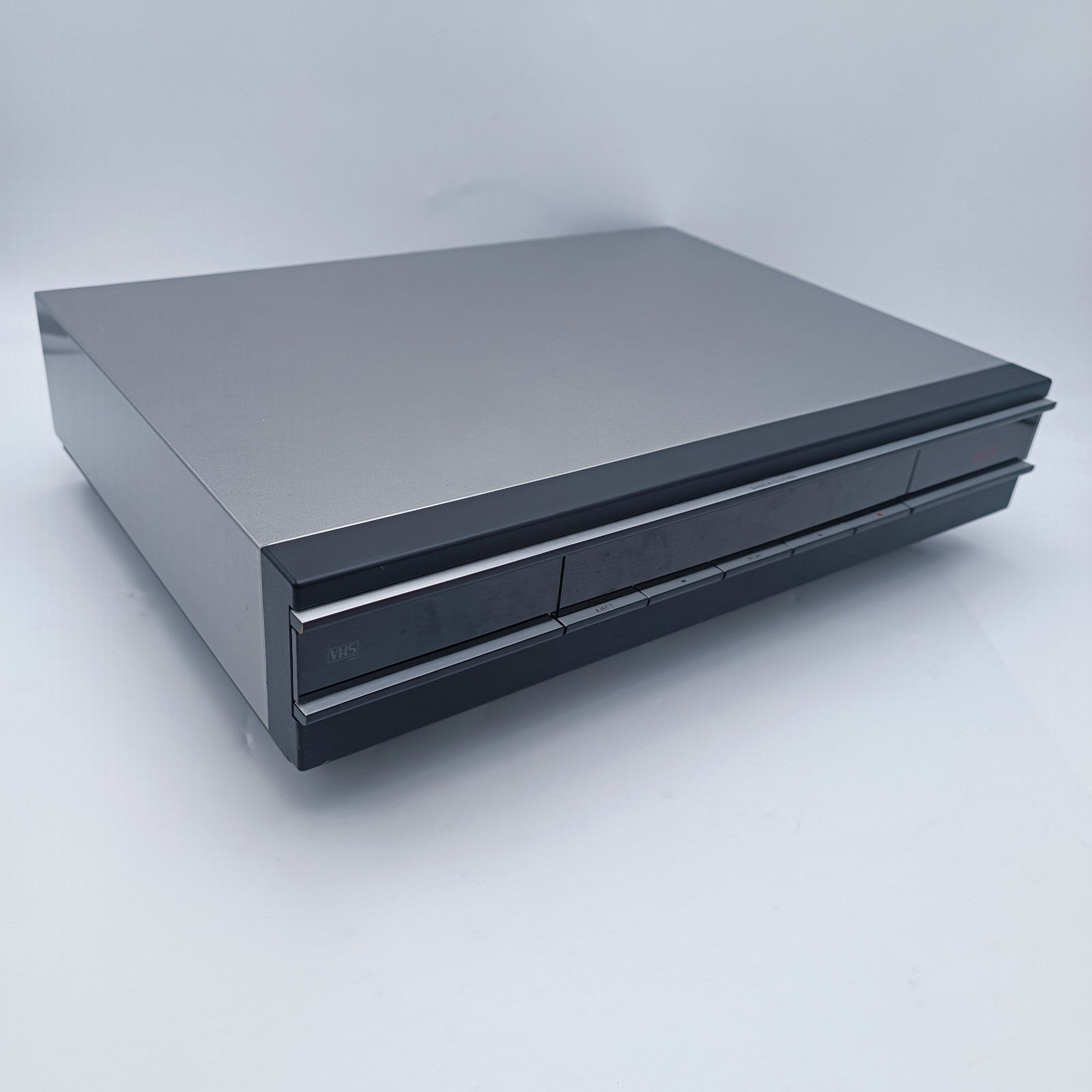 Bang & Olufsen Beocord V8000 Type 4601 VHS Video Tape Recorder 220-240